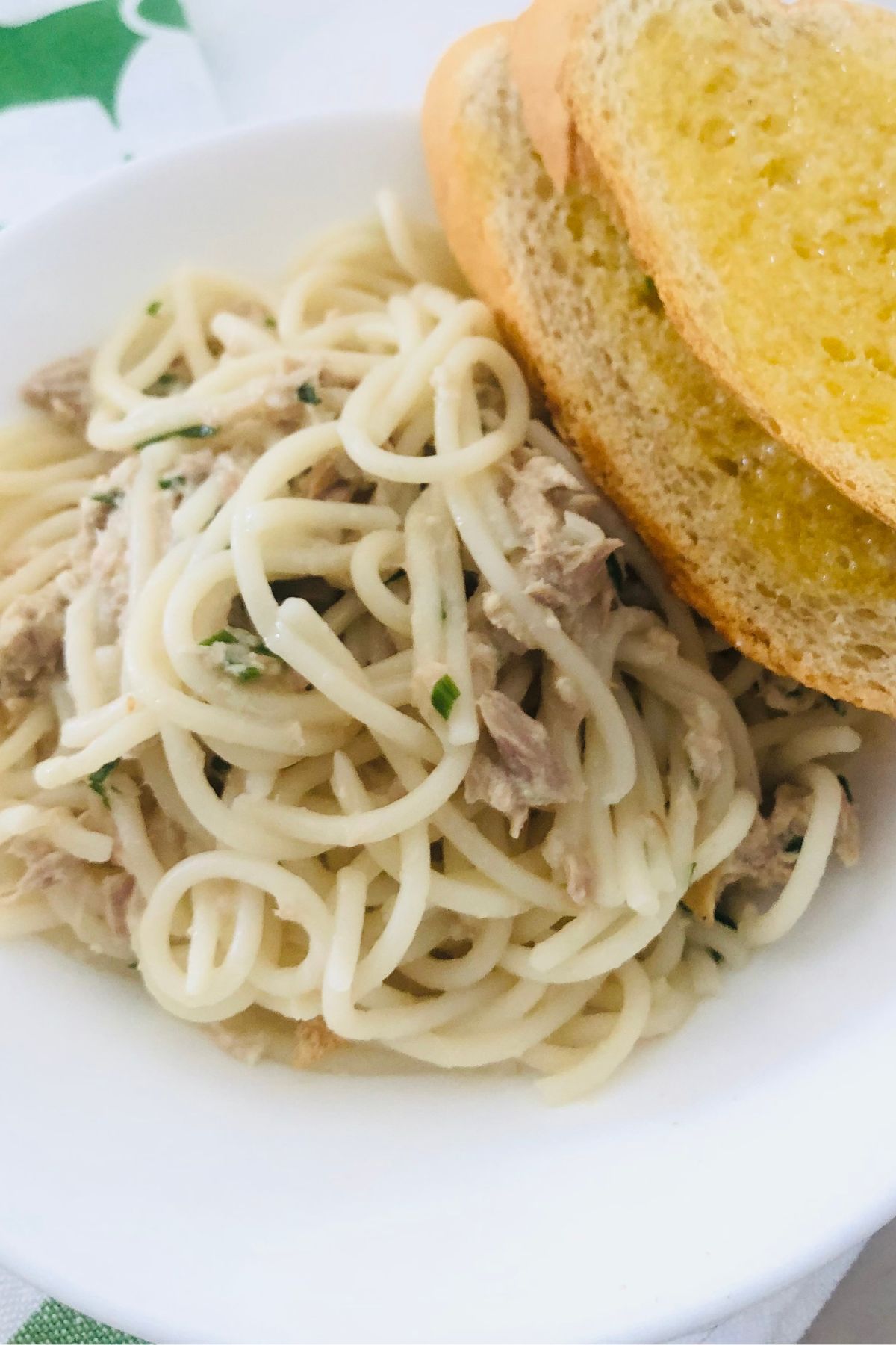 Easy Tuna Pasta (With Canned Tuna) - Zesty Limes